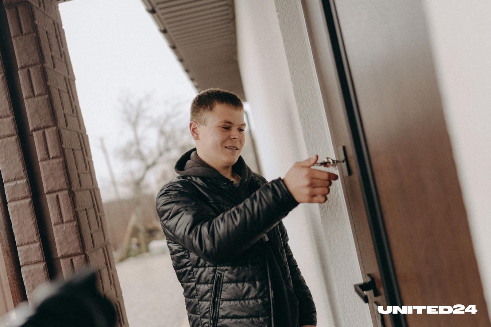 UNITED24 donor builds a new home for 15-year-old Sashko, hero of the ...