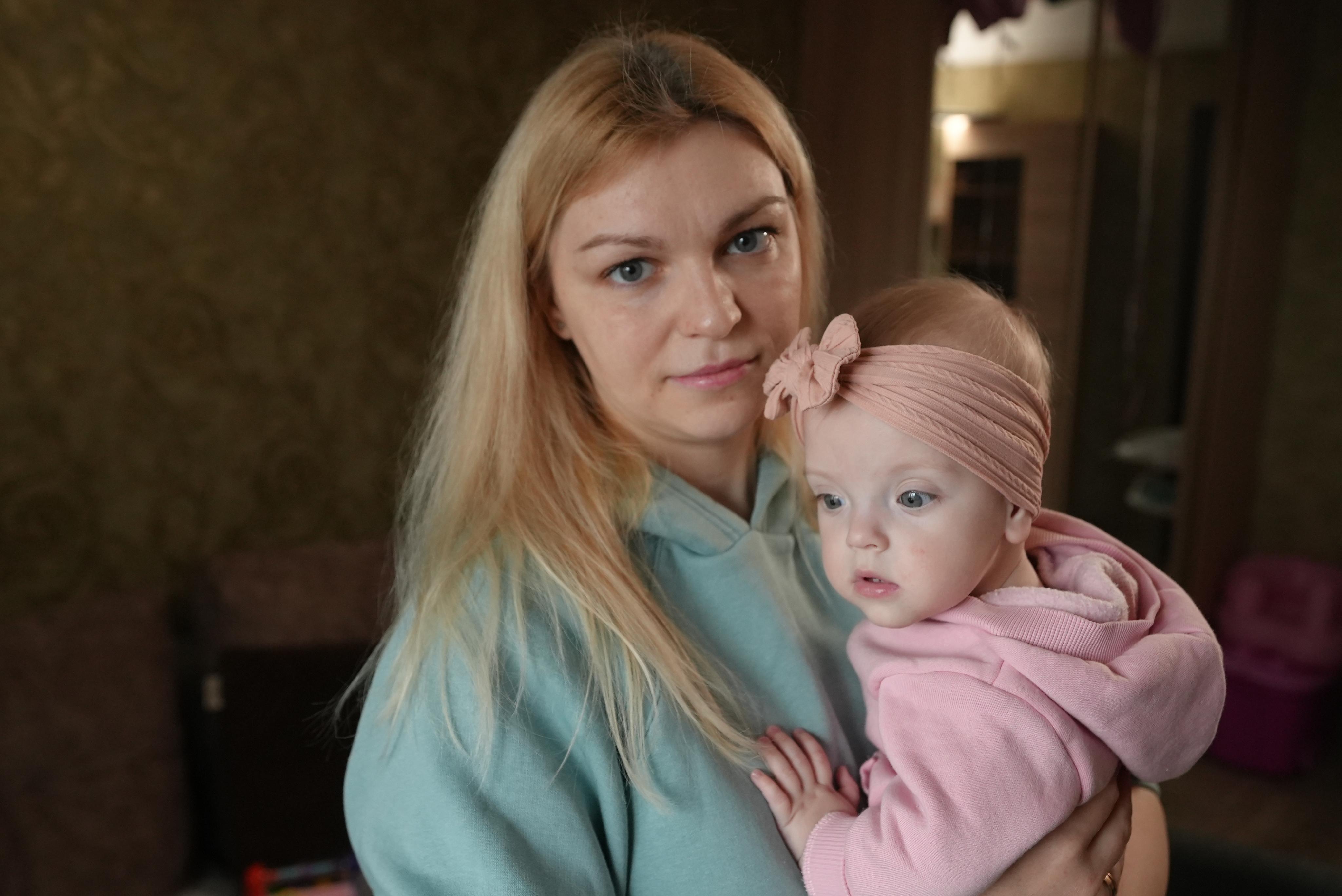 Iryna Oliinykova and her daughter Alisa